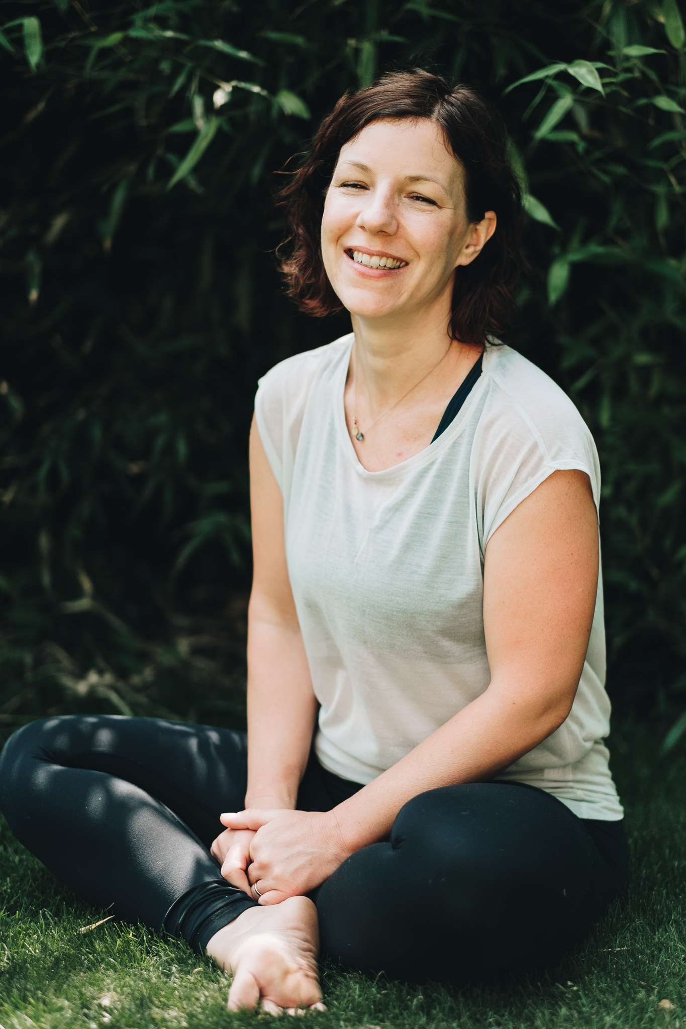 Jos Smith | Yoga Photoshoot in London Home & Studio | Elle Lorean Co